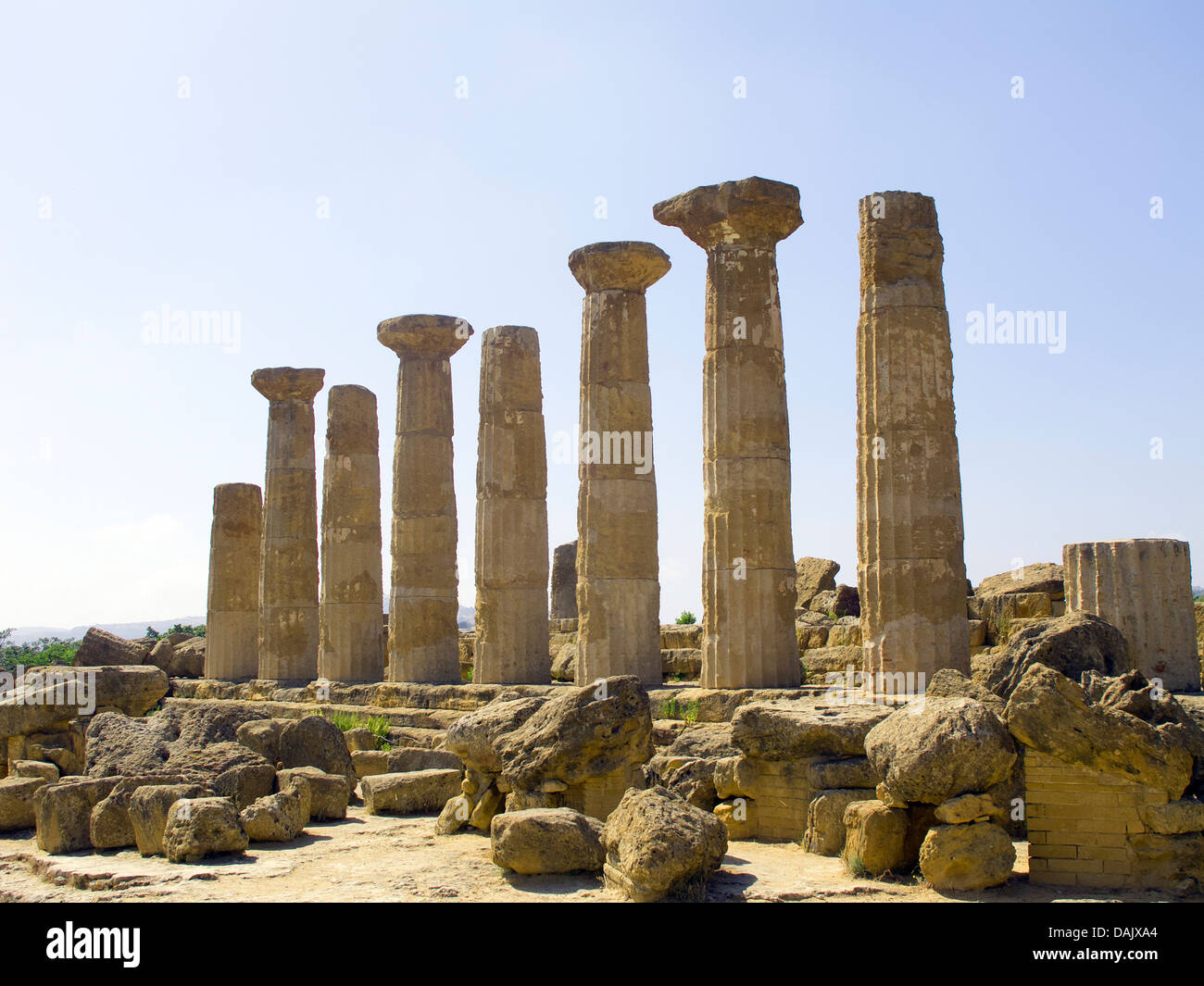 Pillars and temples hi-res stock photography and images - Alamy