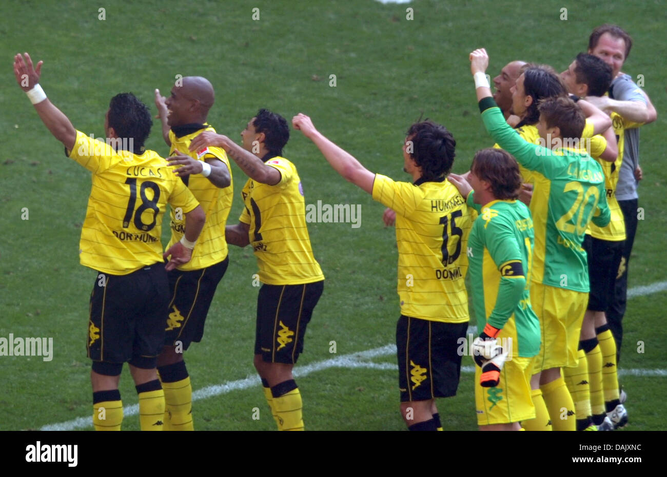 Dortmund's players celebrate their team's championship title after ...