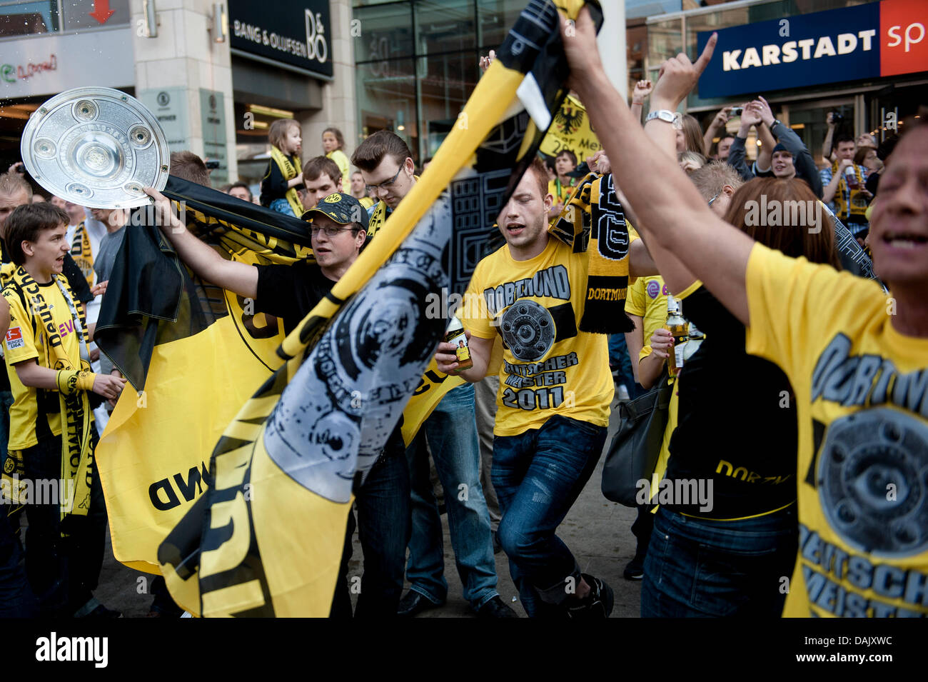 Dortmund's fans celebrate their team's championship title at the old ...