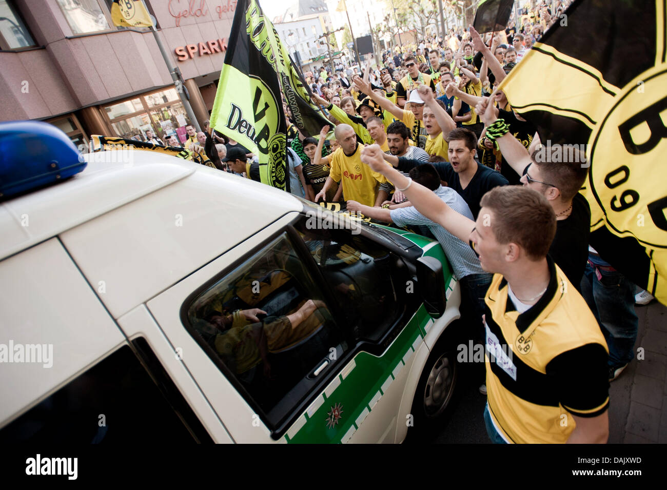 Dortmund's fans celebrate their team's championship title at ...