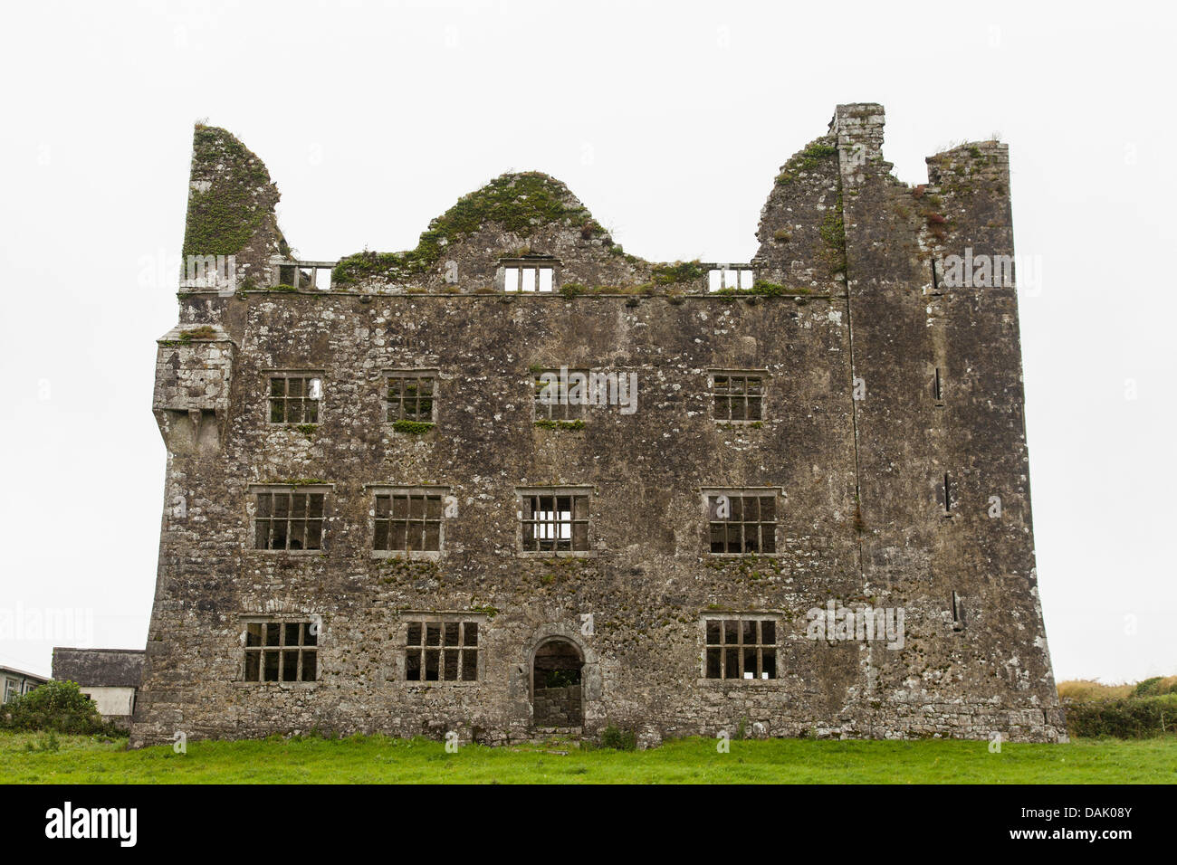 View of dilapidated building hi-res stock photography and images - Alamy