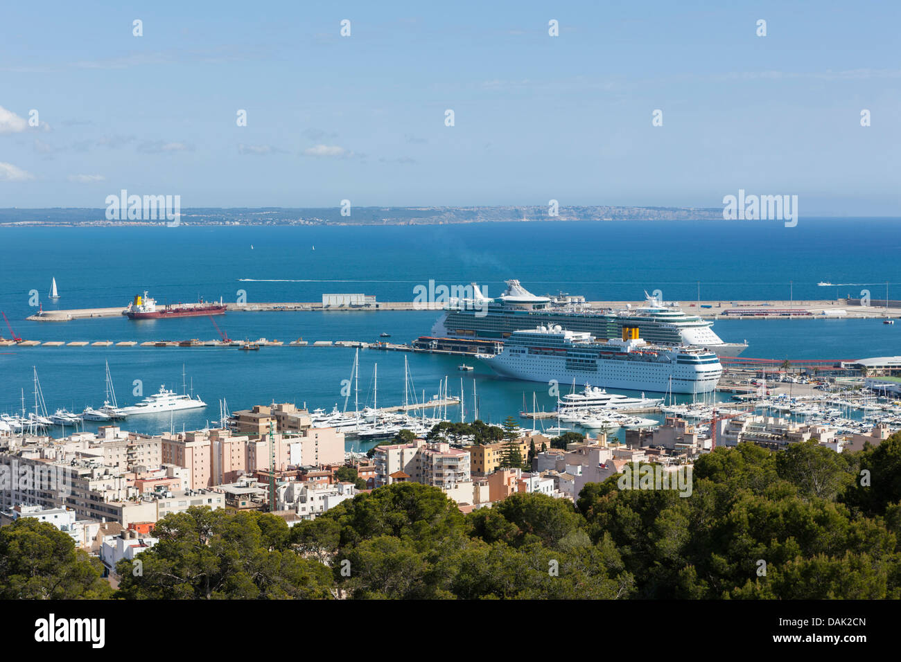 Spain, Balearic Islands, Mallorca, Palma, View of docks Stock Photo - Alamy