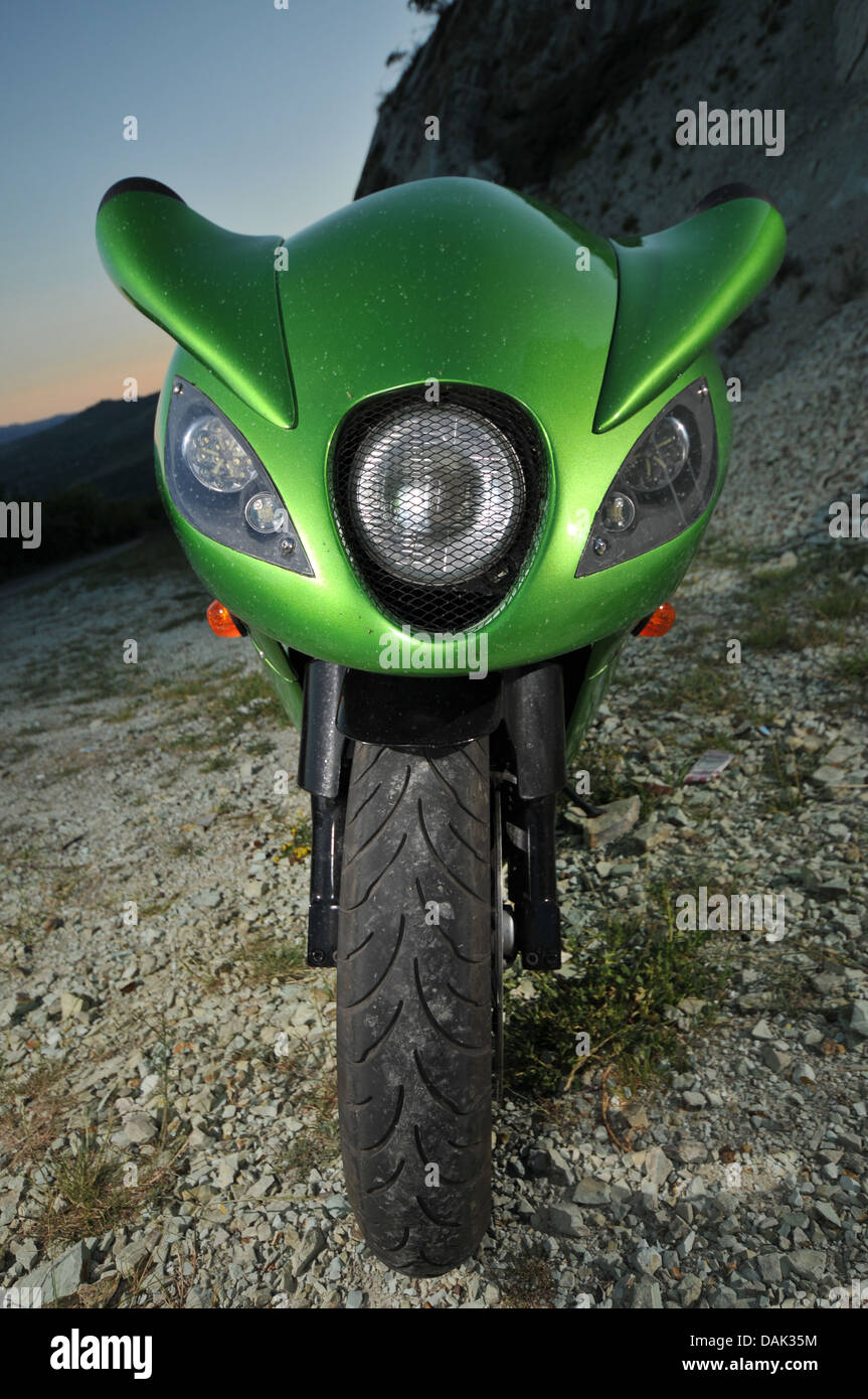 green sport motorcycle Stock Photo - Alamy
