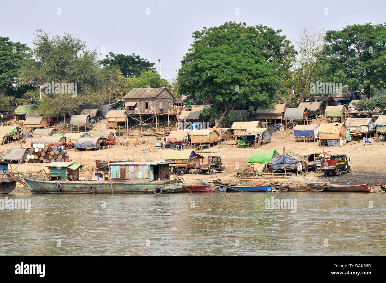 riverside Irrawaddy river Bagan Myanmar Stock Photo - Alamy