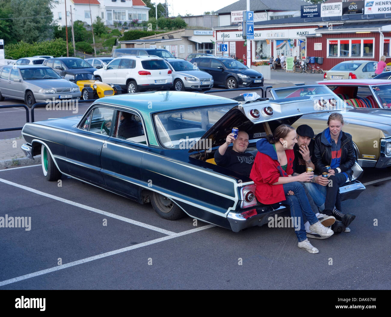 Teenage party car hi-res stock photography and images - Alamy