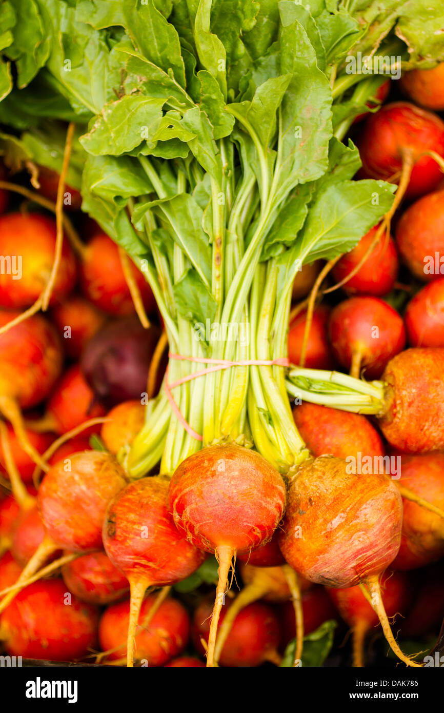 Fresh produce at the local farmer's market Stock Photo - Alamy