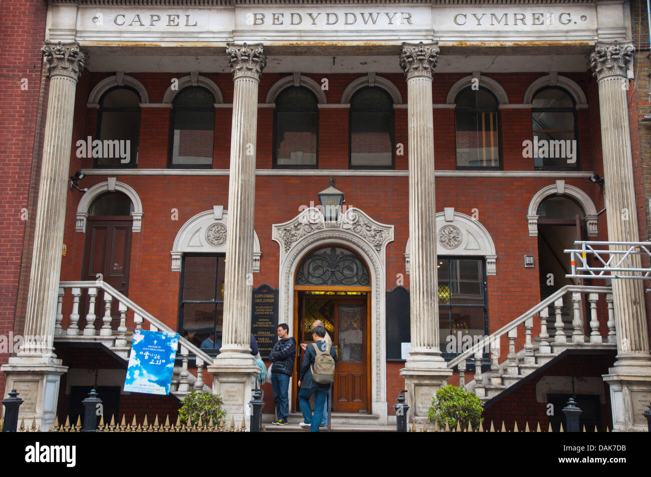 Welsh church of central london eastcastle street hi-res stock ...