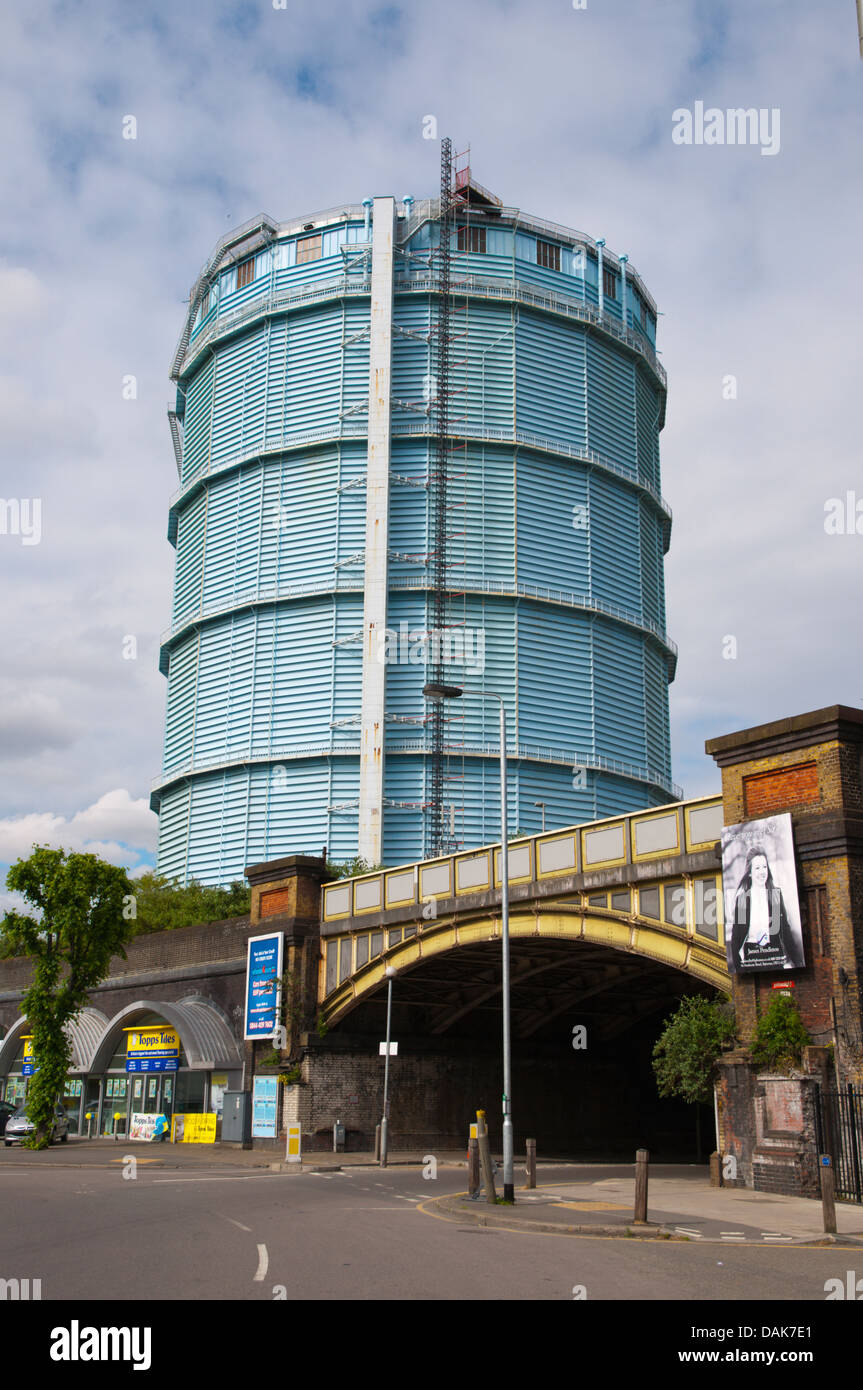 London gas works hi-res stock photography and images - Alamy