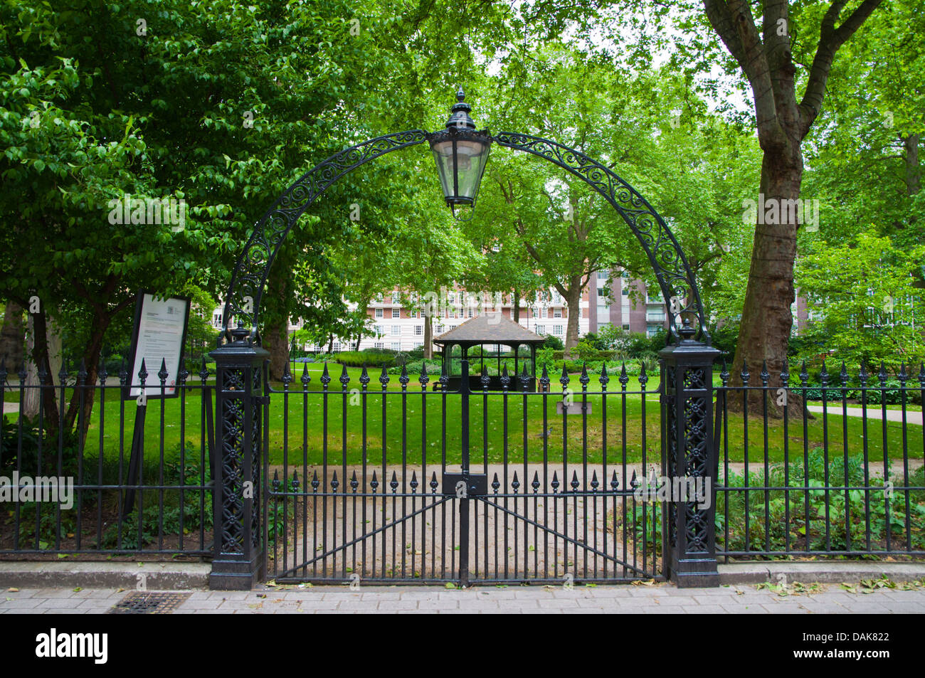 Portman square gardens marylebone hi-res stock photography and images ...