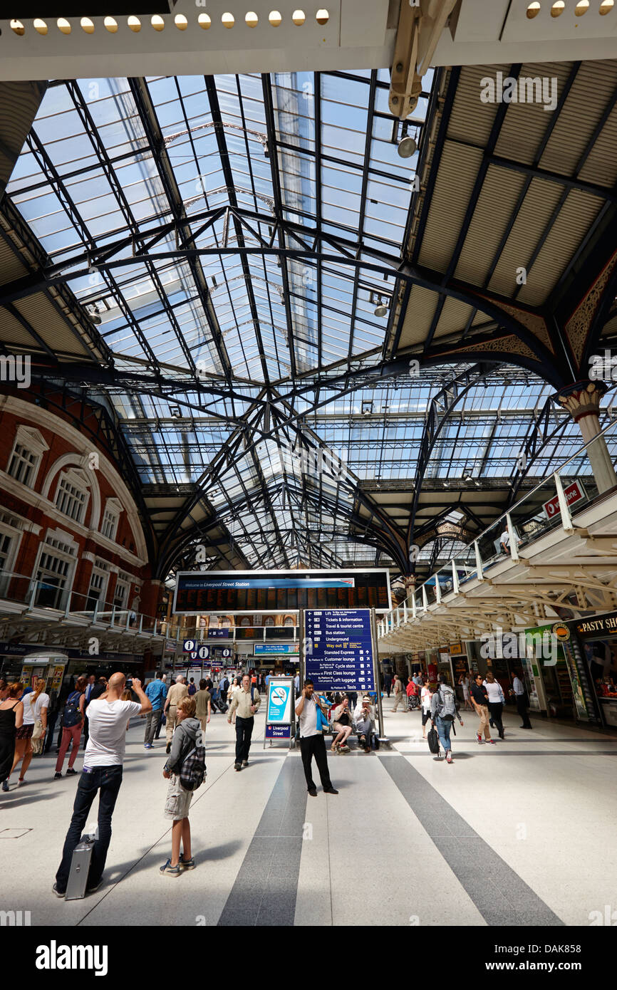 london liverpool street main line railway station, england uk Stock ...