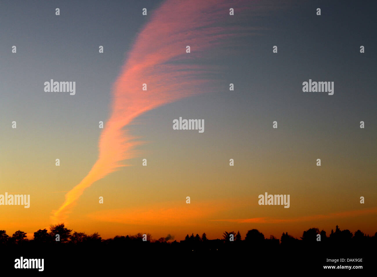 Cirrus fibratus at sunset hi-res stock photography and images - Alamy