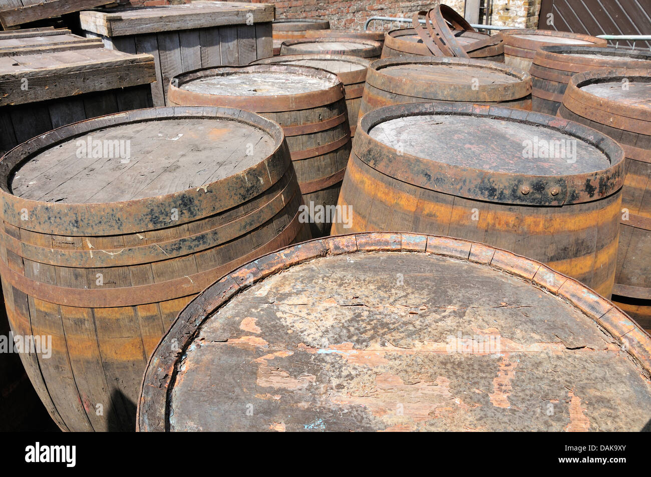 Old wooden barrels hi-res stock photography and images - Alamy