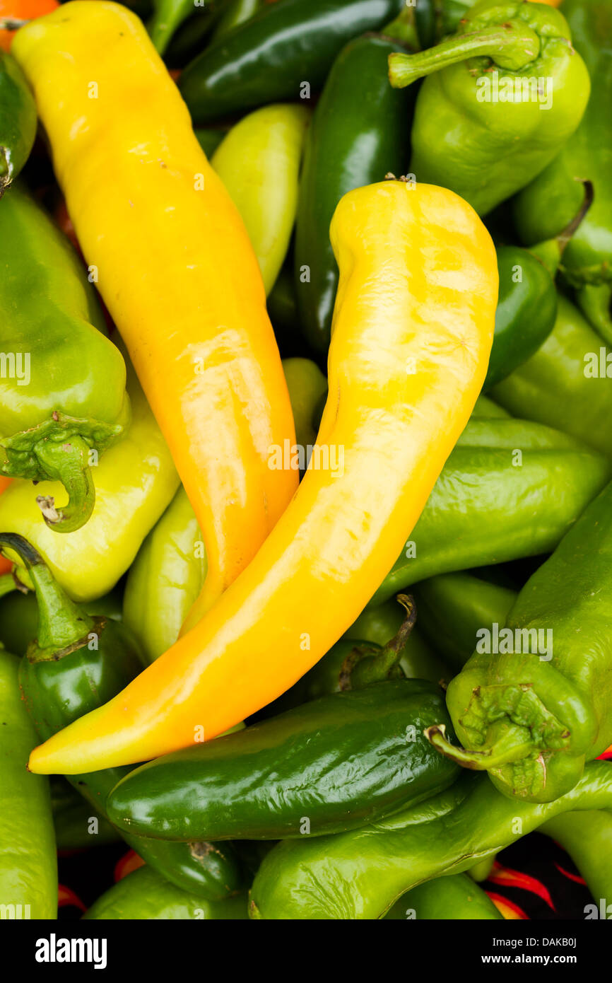 Fresh produce at the local farmer's market Stock Photo - Alamy