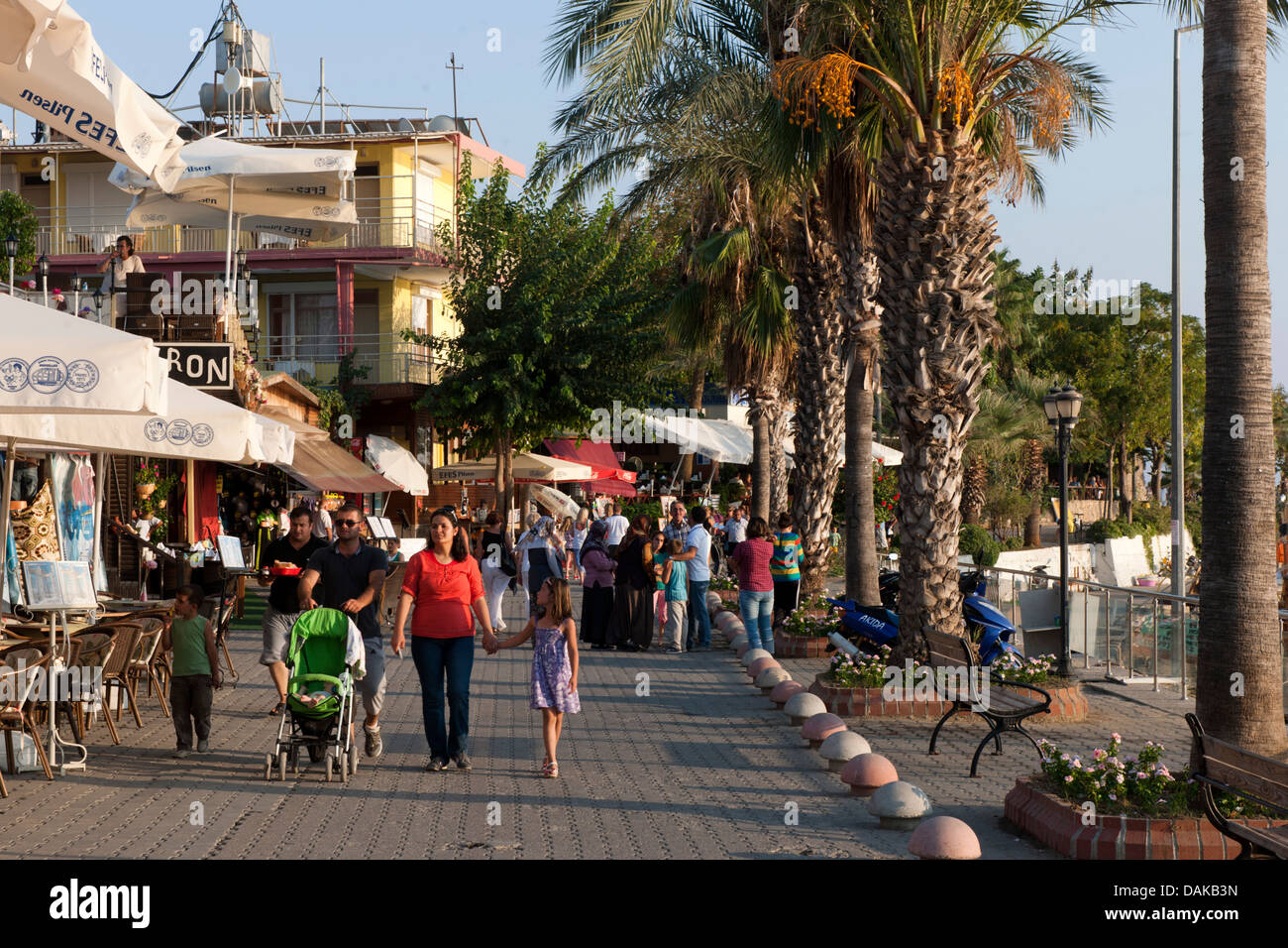 Türkei, Provinz Antalya, Side, Selimiye bildet das Zentrum von Side ...