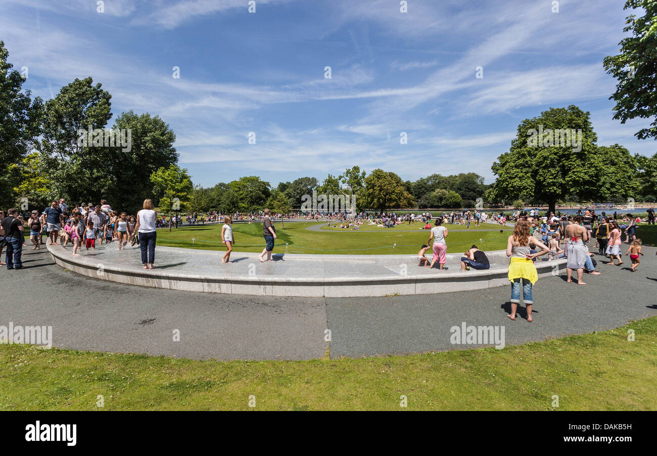 Princess Diana Memorial Fountain Stock Photos & Princess Diana Memorial ...