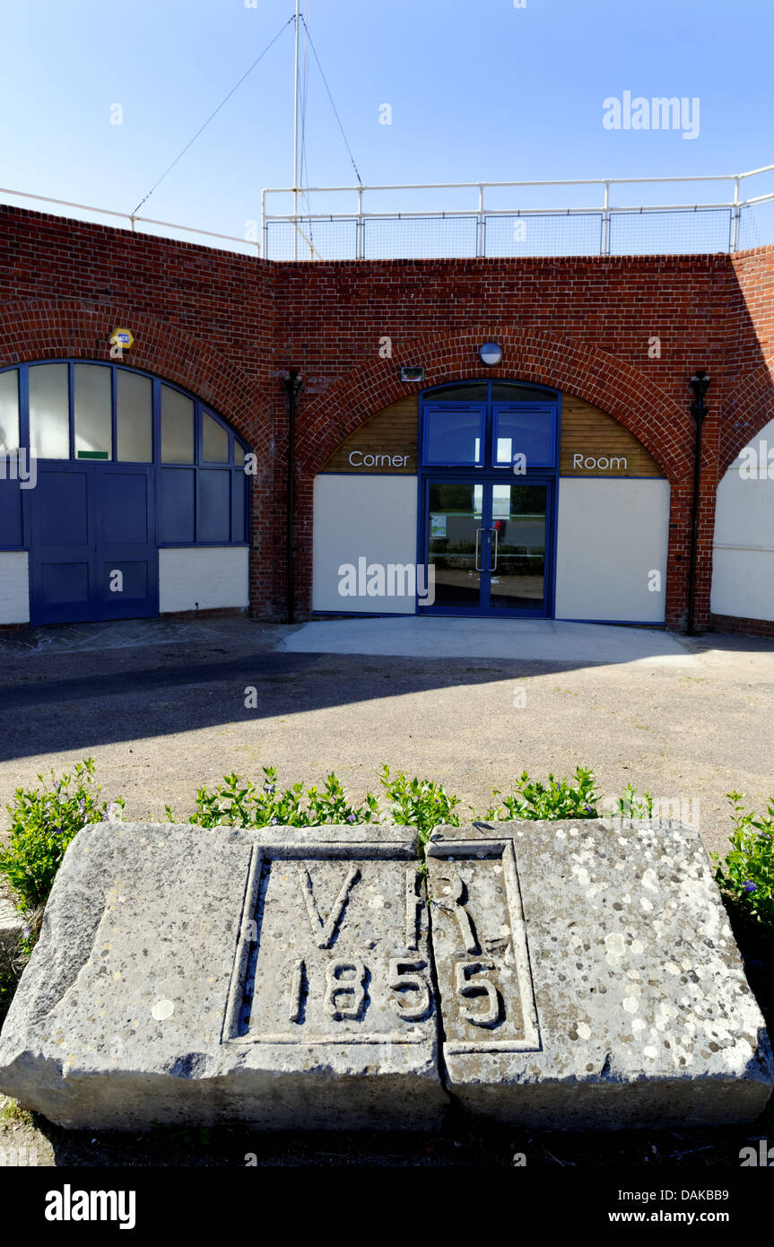 Fort victoria country park hi-res stock photography and images - Alamy