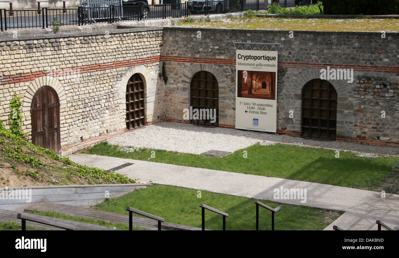 Crypt monument hi-res stock photography and images - Alamy