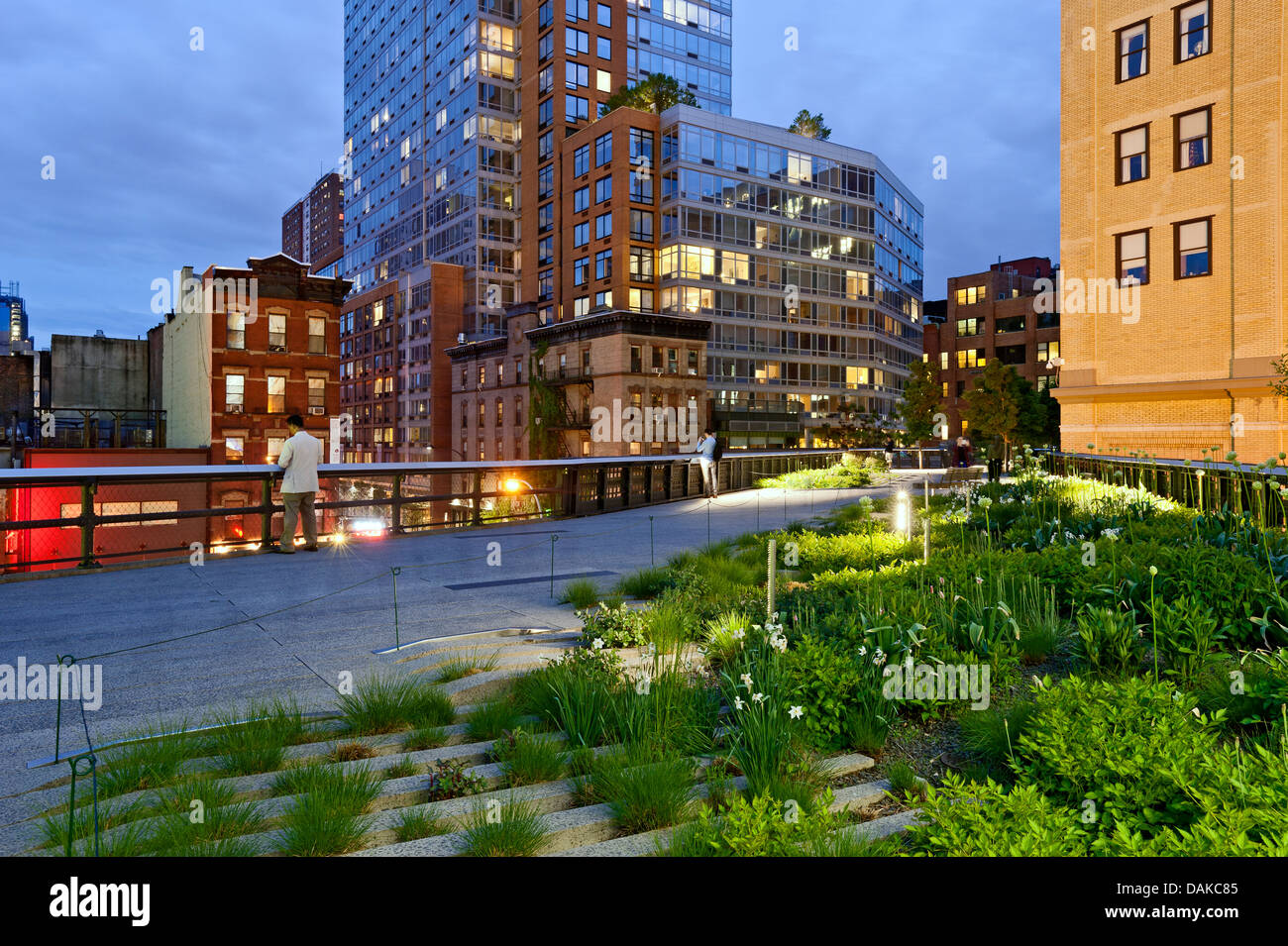 High line public park hi-res stock photography and images - Alamy