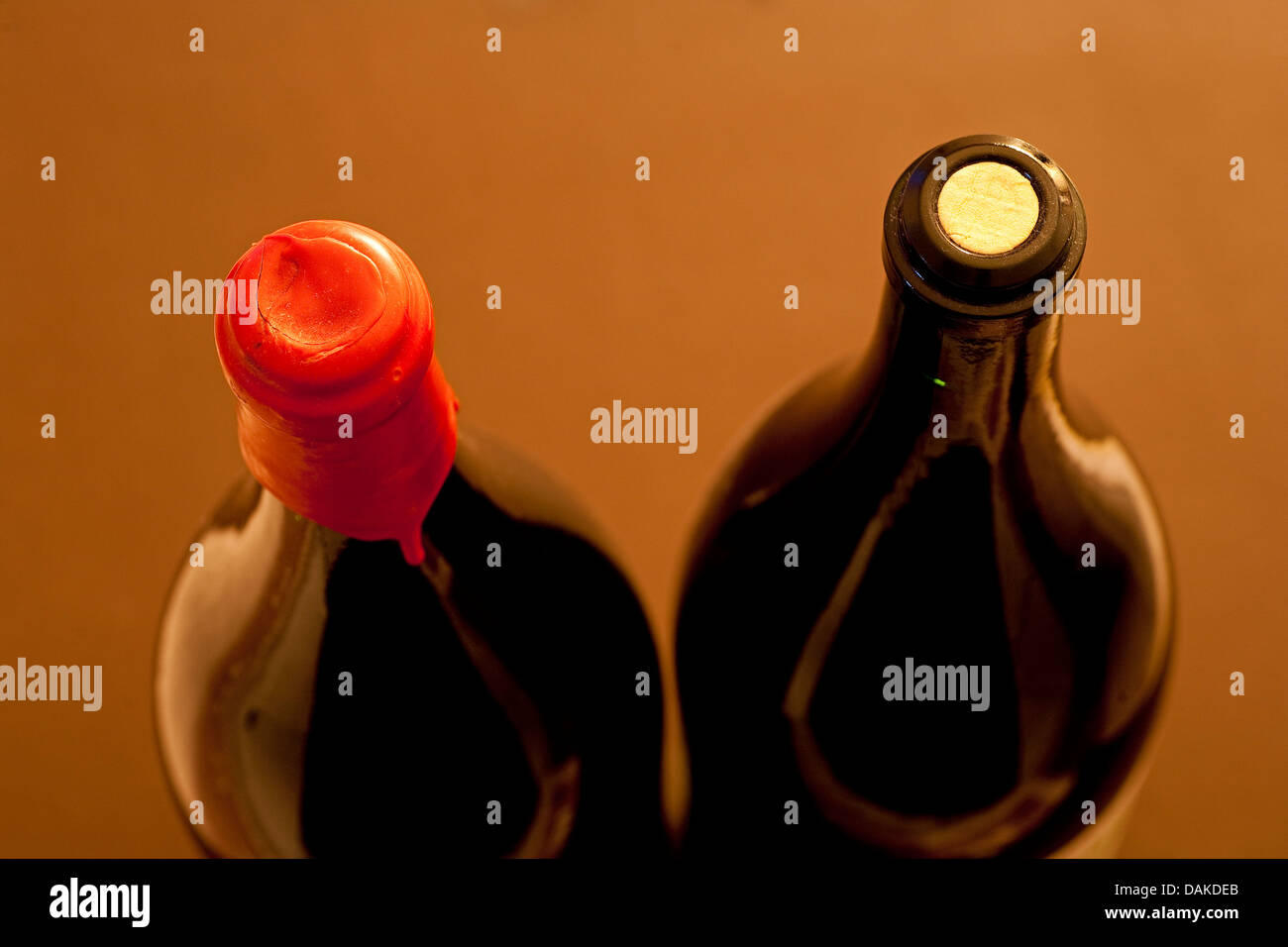 Corks from bottles wine hi-res stock photography and images - Alamy