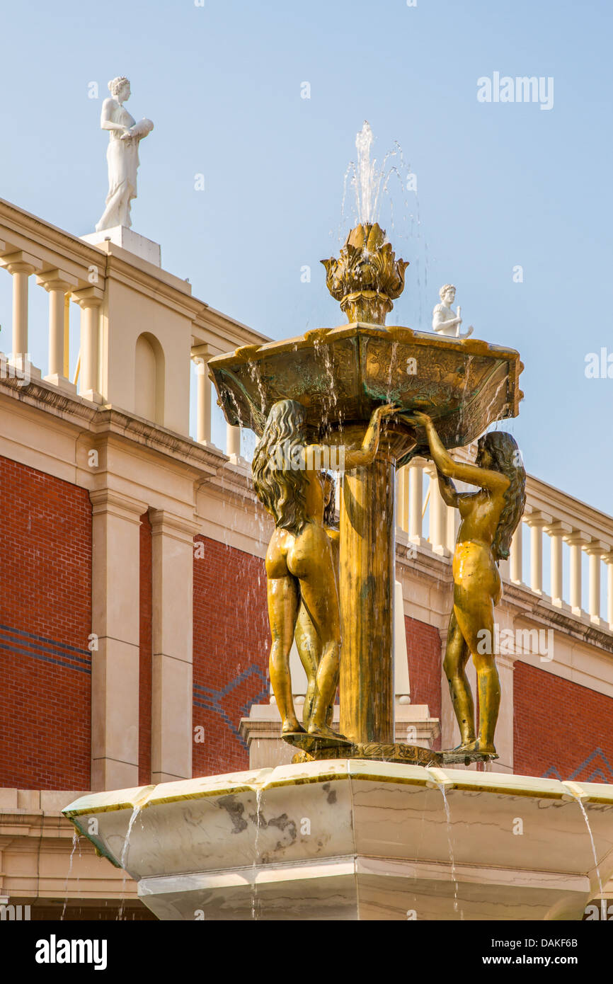 Manchester barton square fountain hi-res stock photography and images ...