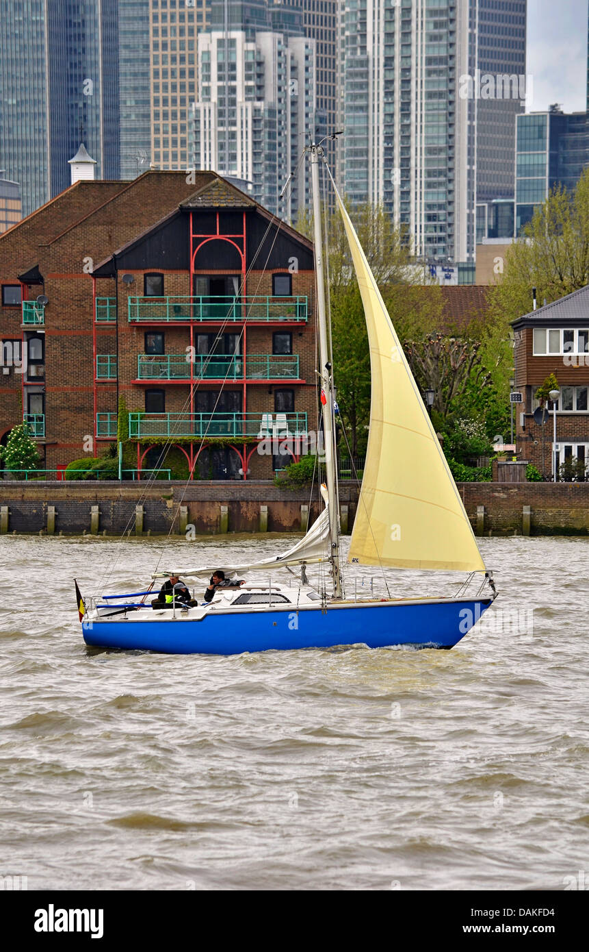 Sailing boat the waters of the Thames River, London Stock Photo - Alamy