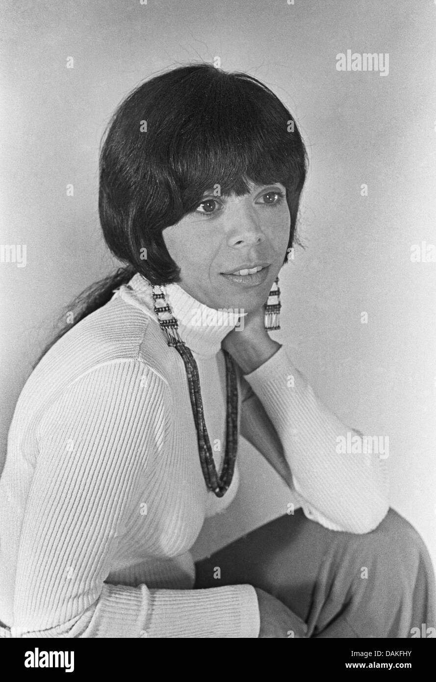 Helen Hardin, 1943-1984, an Indian artist (painter) from Santa Clara ...