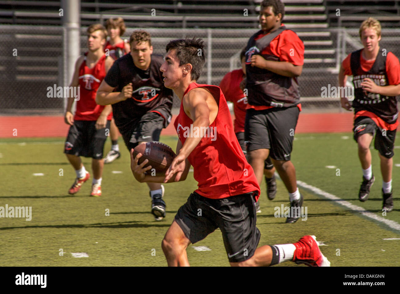 School running team hi-res stock photography and images - Alamy