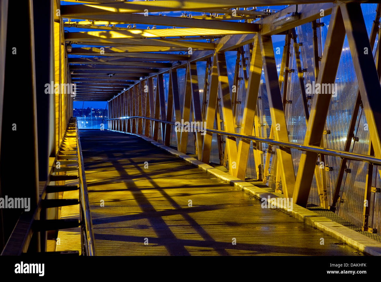 Elevator lift girders hi-res stock photography and images - Alamy