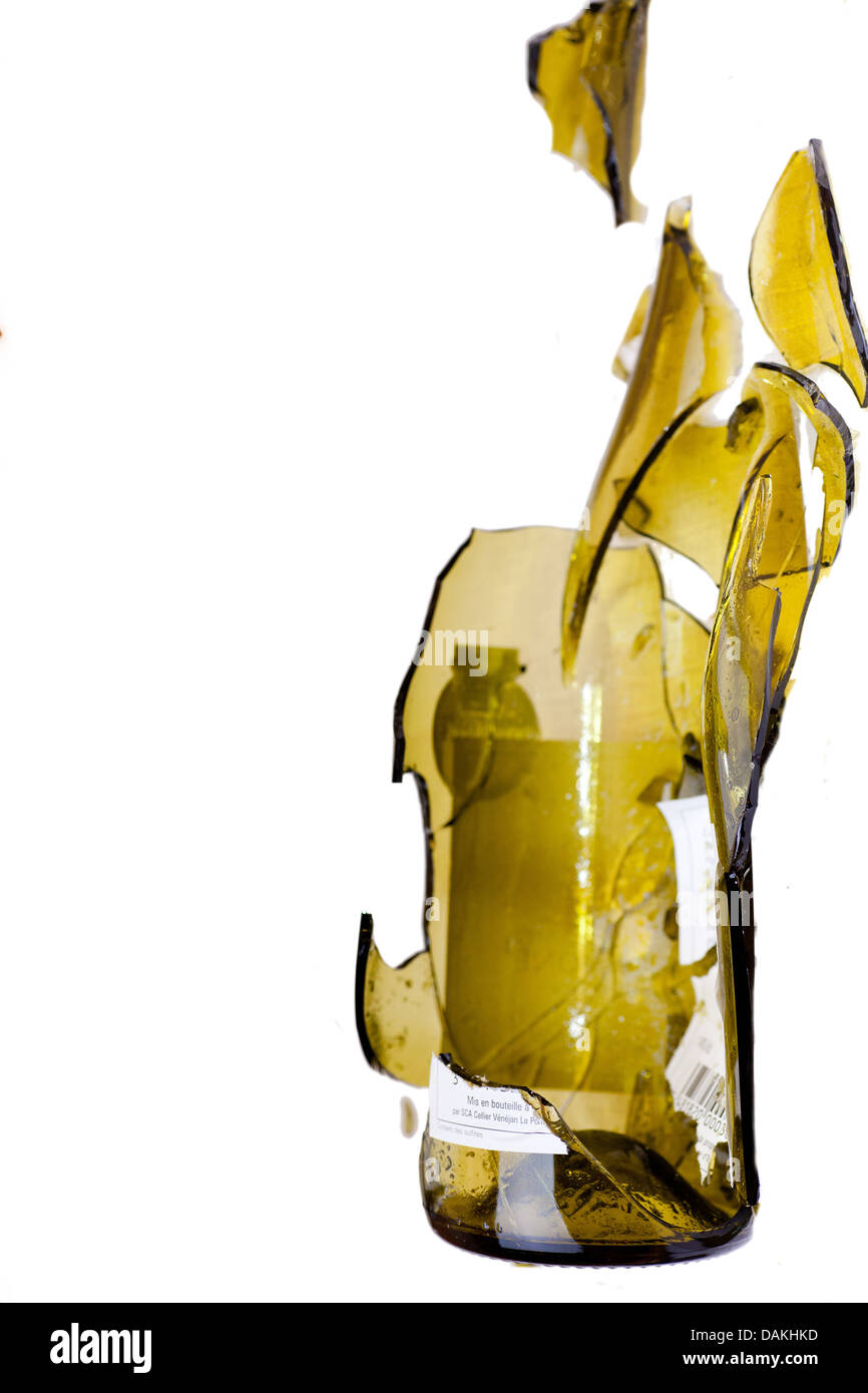 Broken bottles hi-res stock photography and images - Alamy