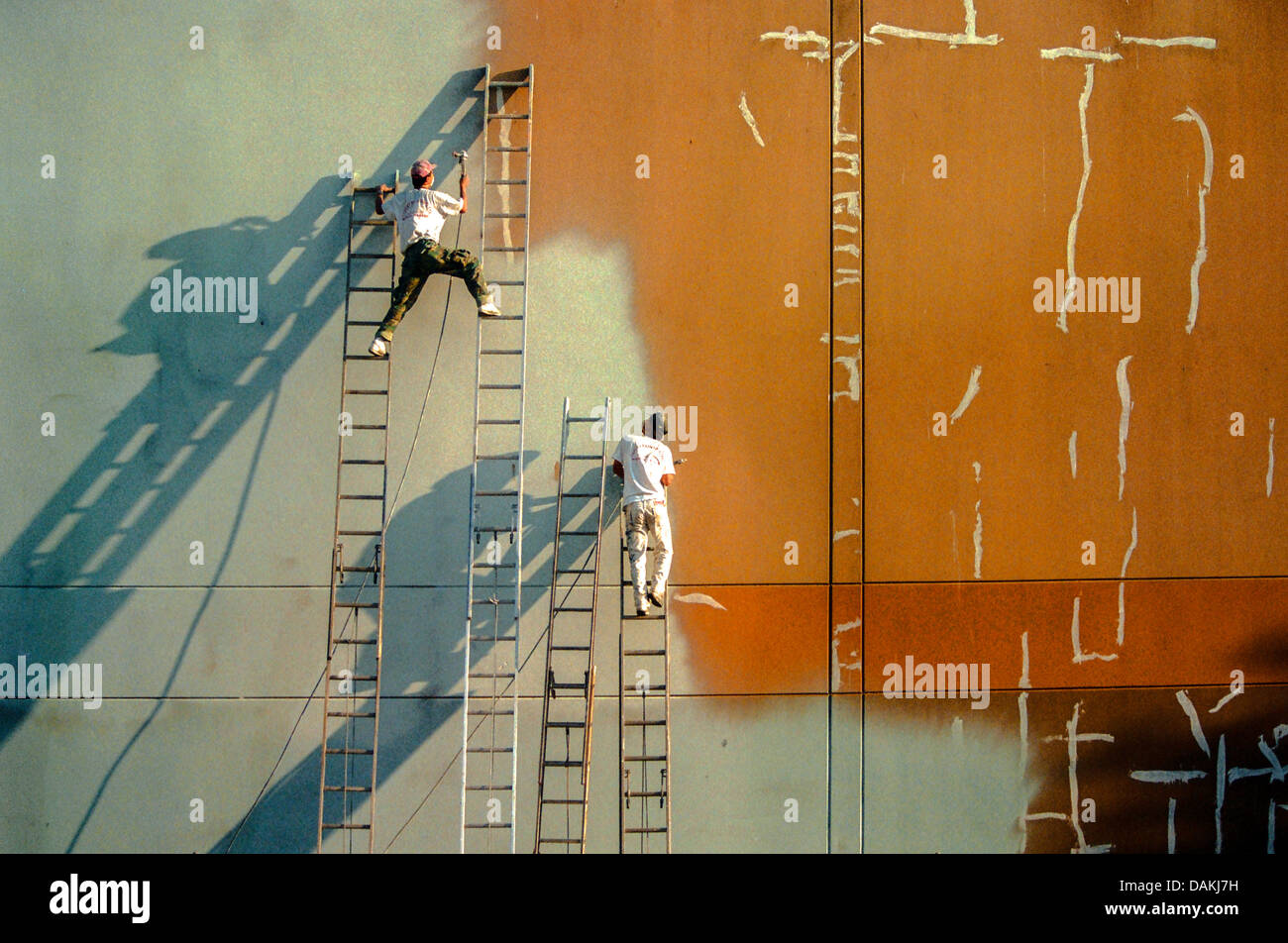 Daylight ladders hi-res stock photography and images - Alamy