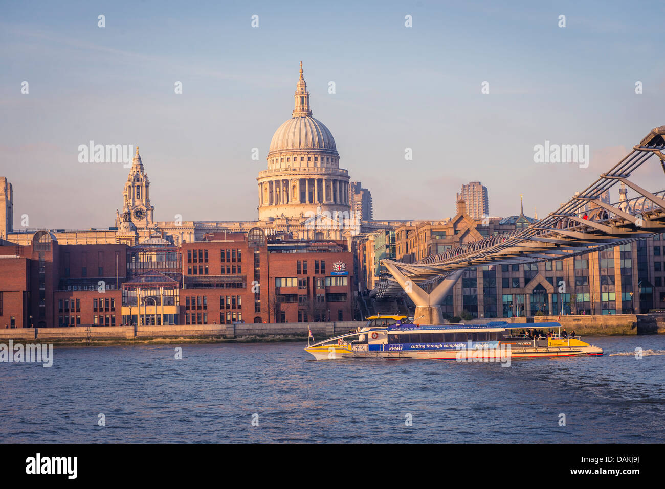 Tourist speed boat hi-res stock photography and images - Alamy