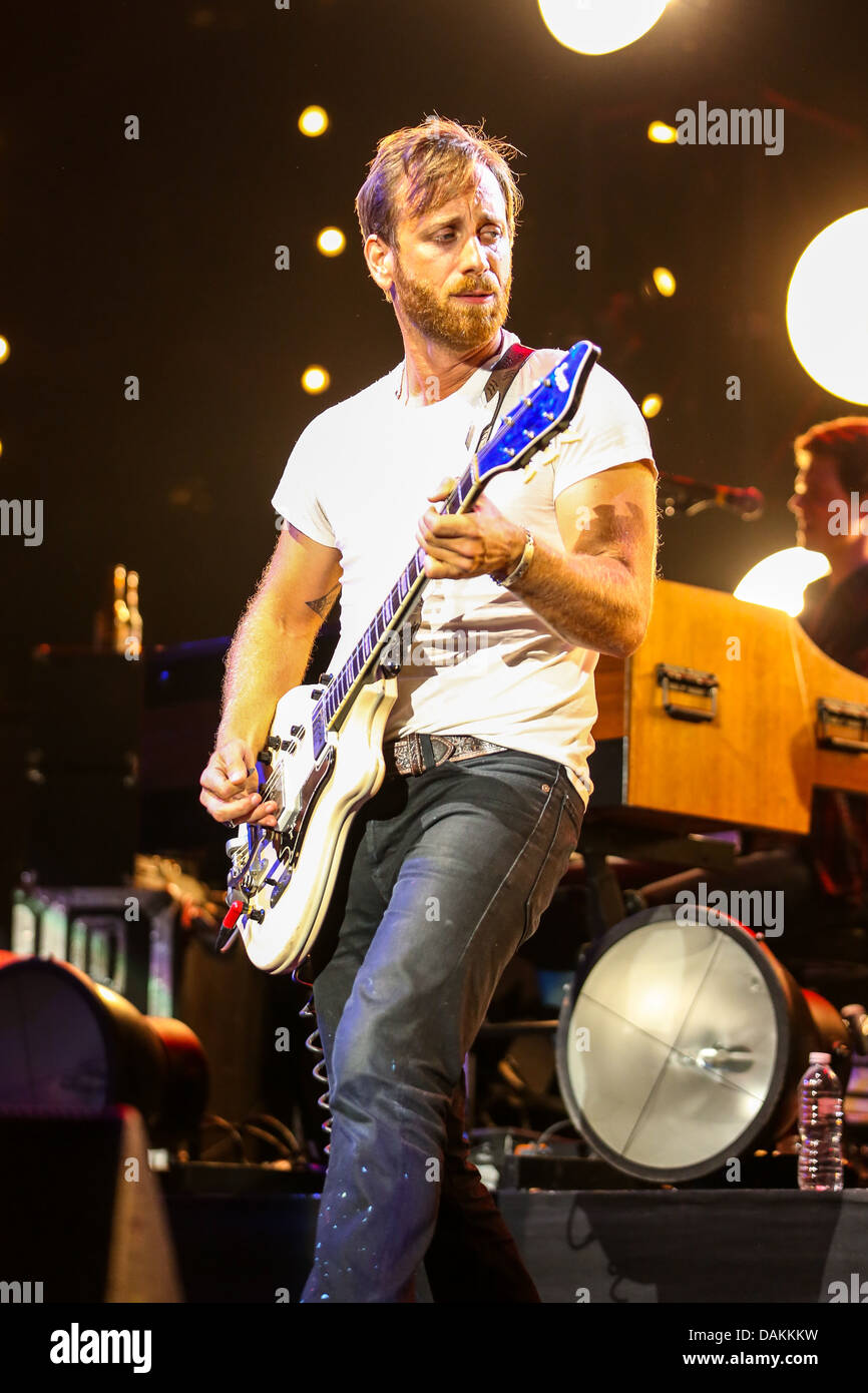 Black keys band hi-res stock photography and images - Alamy