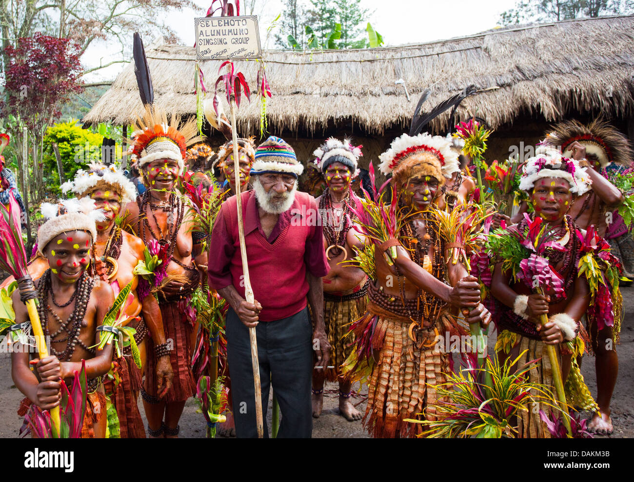 Papua new guinea tribe hi-res stock photography and images - Alamy