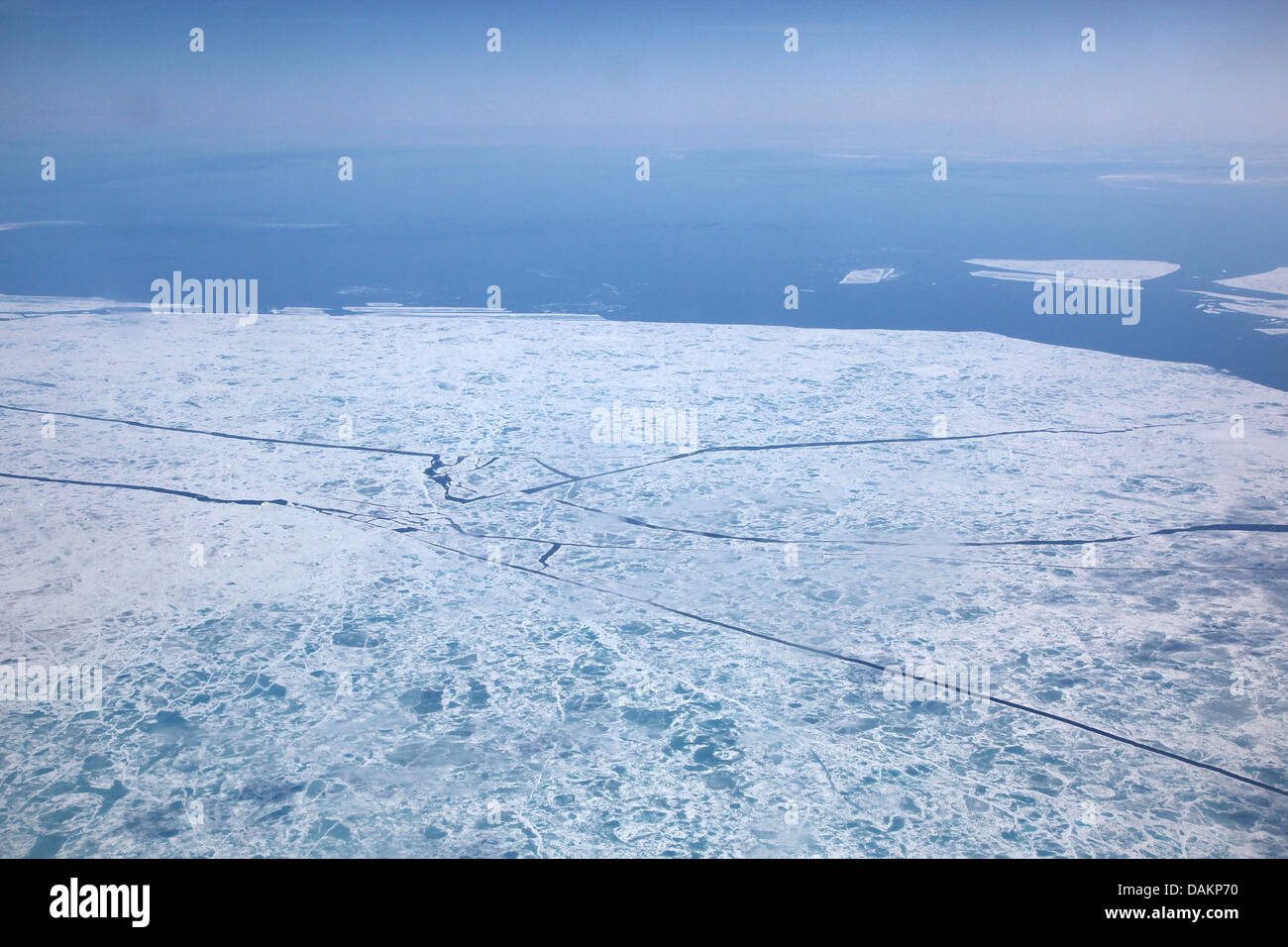 Arctic sea ice breaking hi-res stock photography and images - Alamy