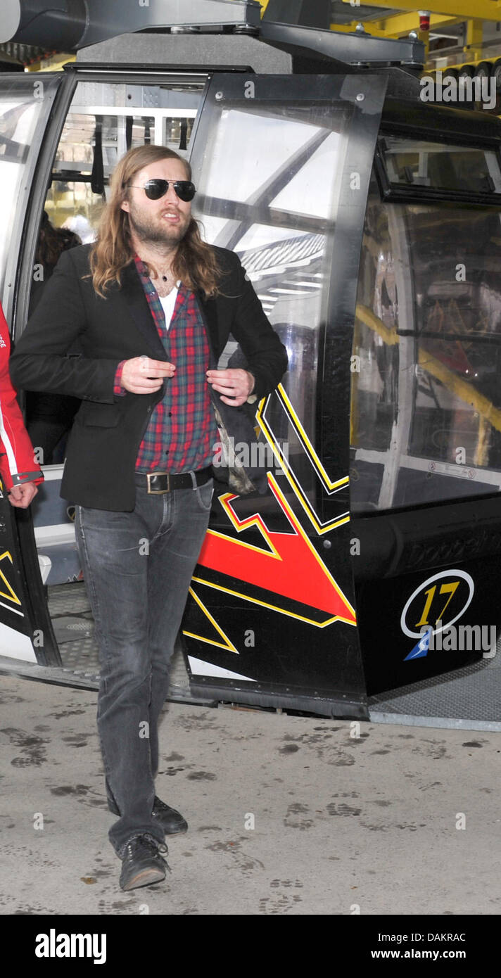 The Killers bass guitar player Mark Stoermer walks through Ischgl ...