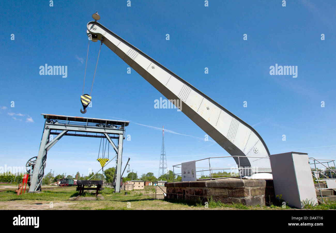 Heavy load crane hi-res stock photography and images - Alamy