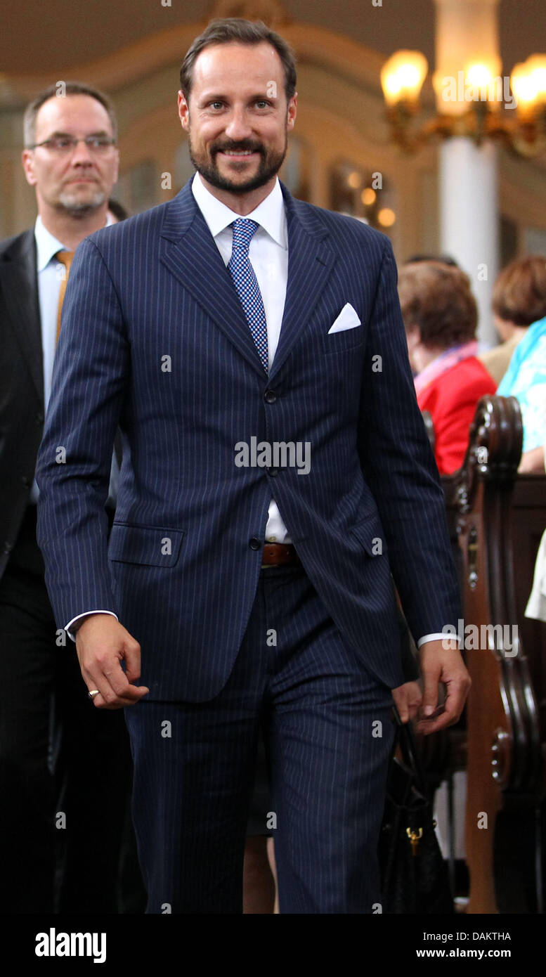 Norway's crown prince Haakon (R) arrives St. Michaelis' Church for the ...