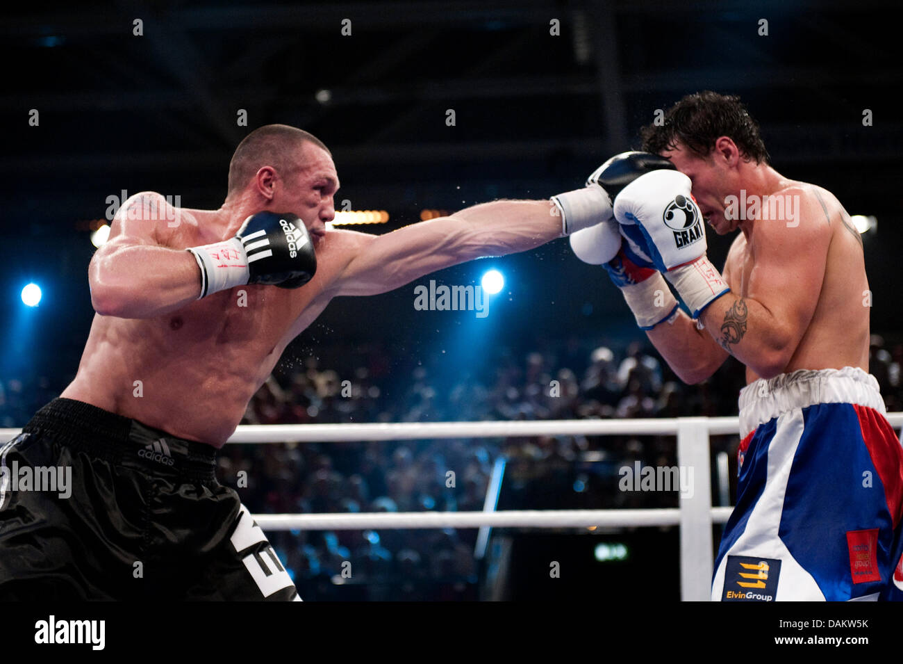 The German boxer Sebastian Sylvester (L) and Australian boxer Daniel ...
