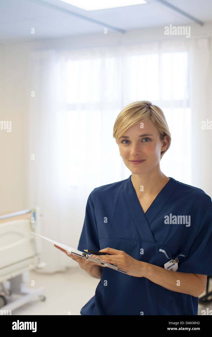 Blonde nurse hi-res stock photography and images - Alamy