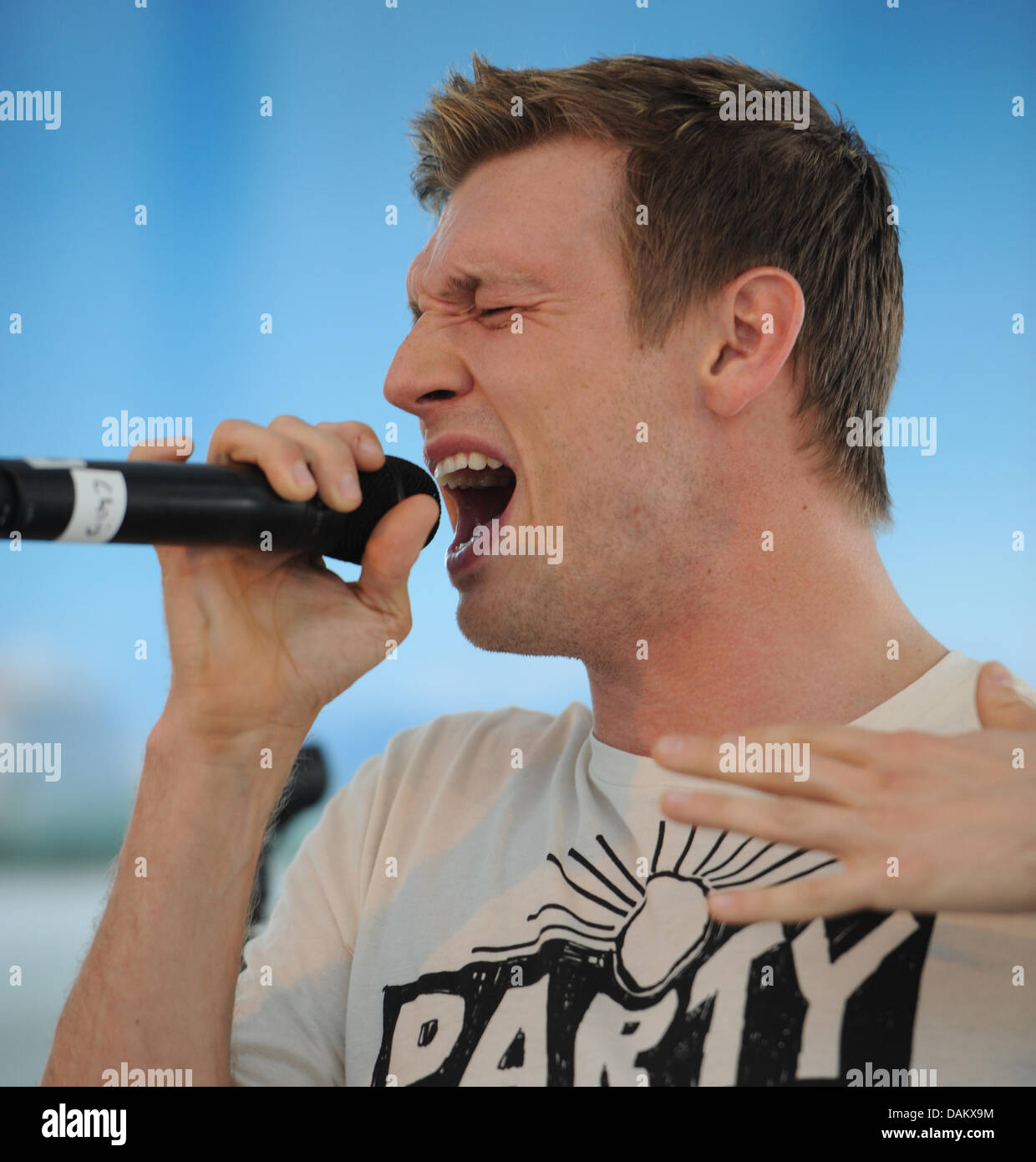 Singer Nick Carter sings at a press event in Munich, Germany, 10 May ...