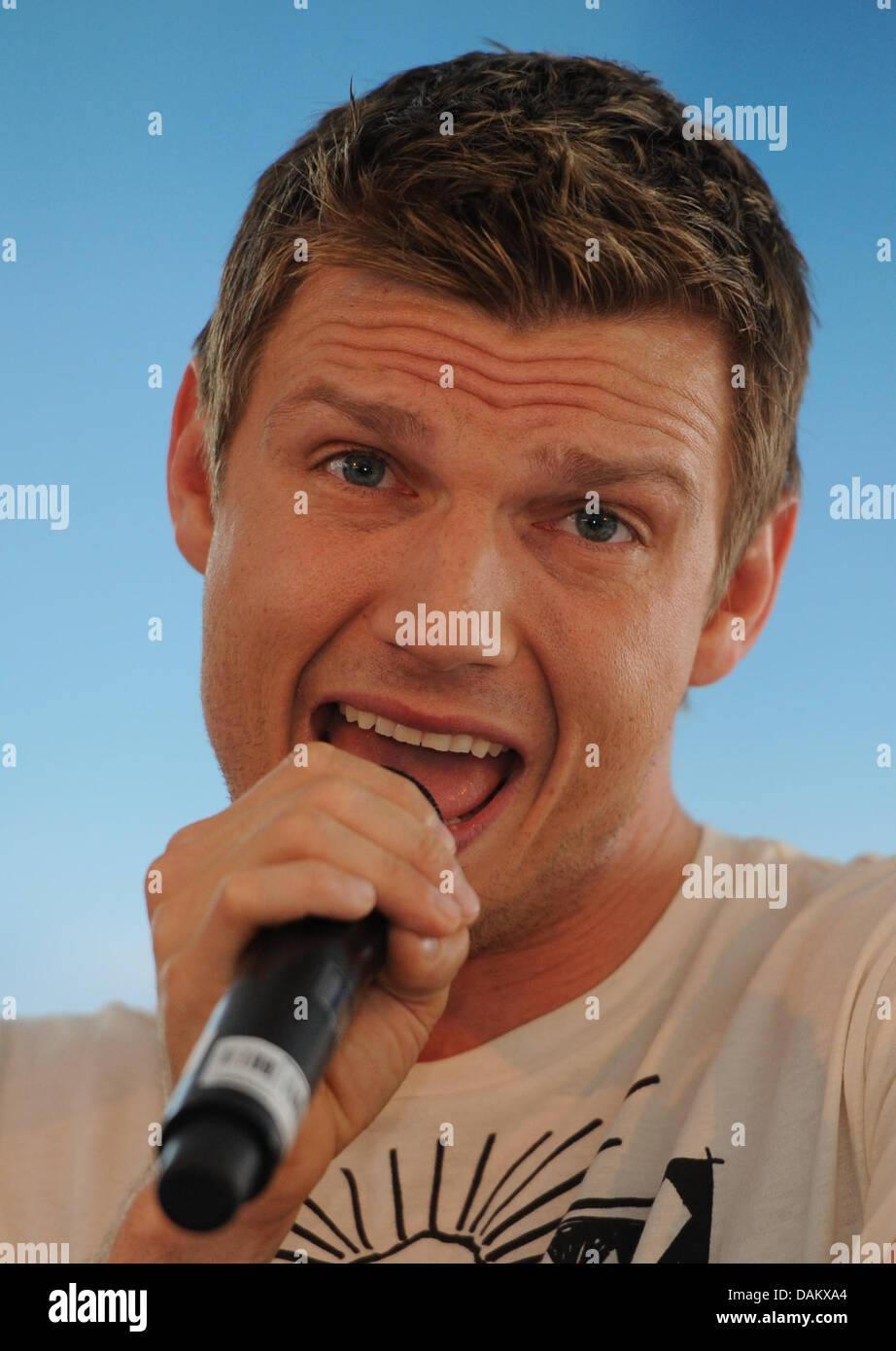Singer Nick Carter sings at a press event in Munich, Germany, 10 May ...