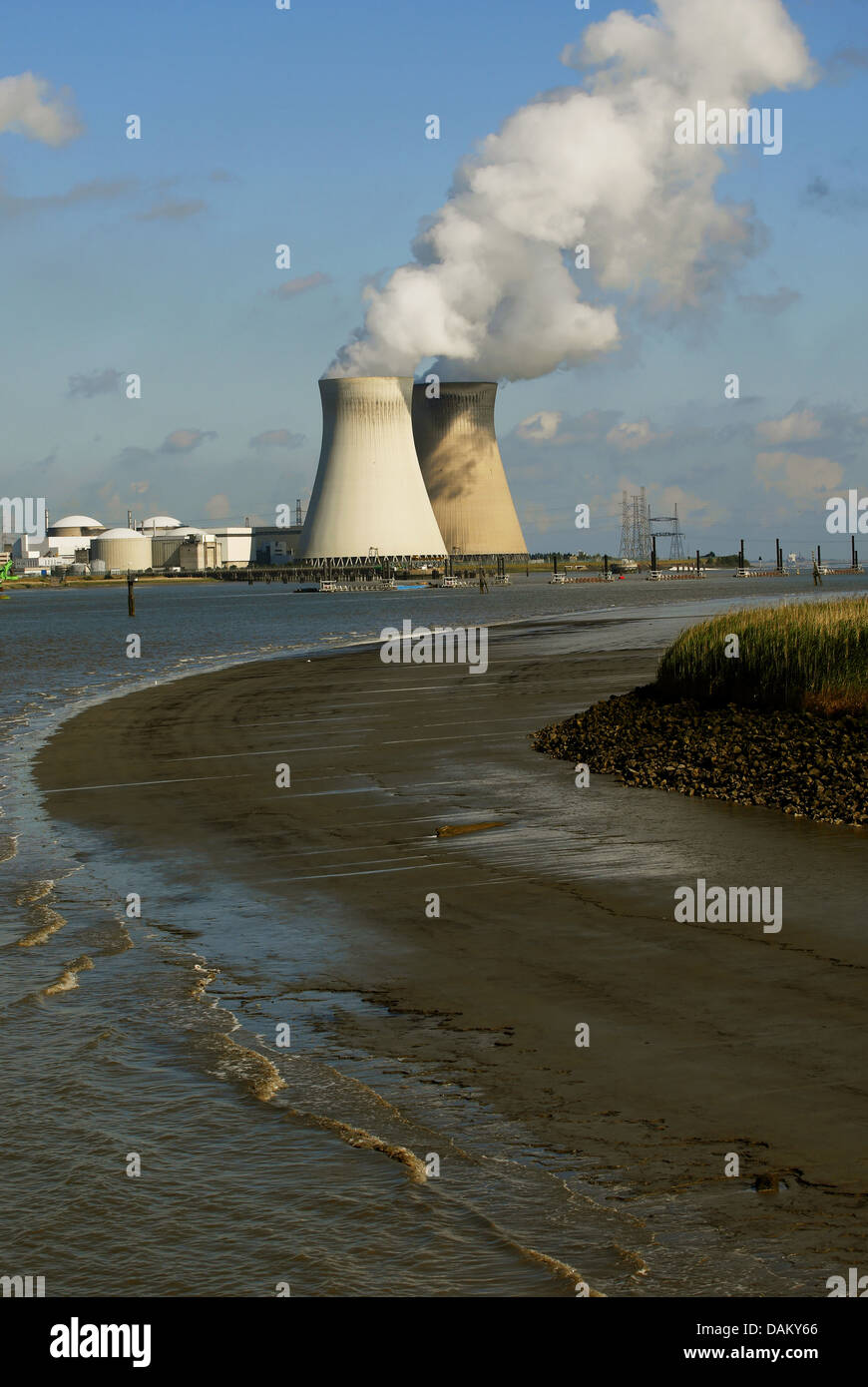 Shore power hi-res stock photography and images - Alamy