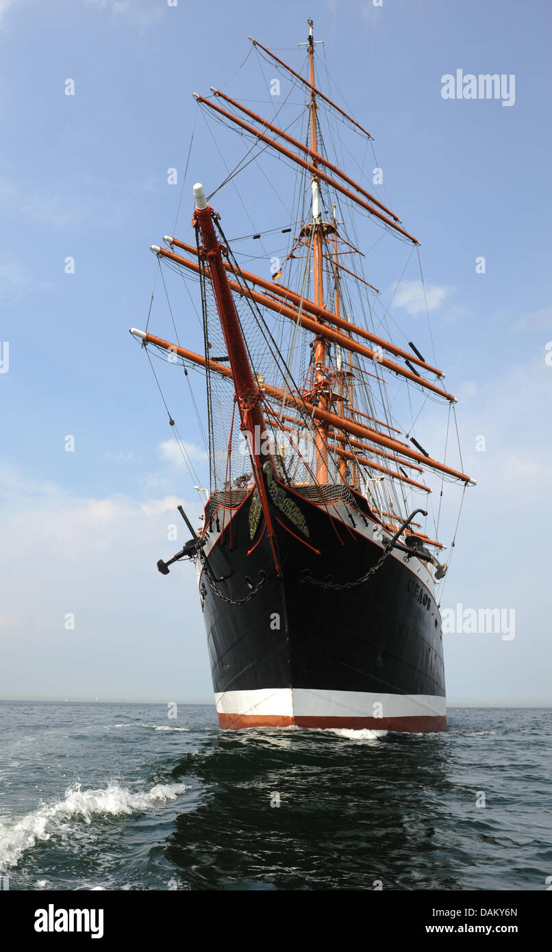 The Russian sail training ship 'Sedov' enters the harbour in ...