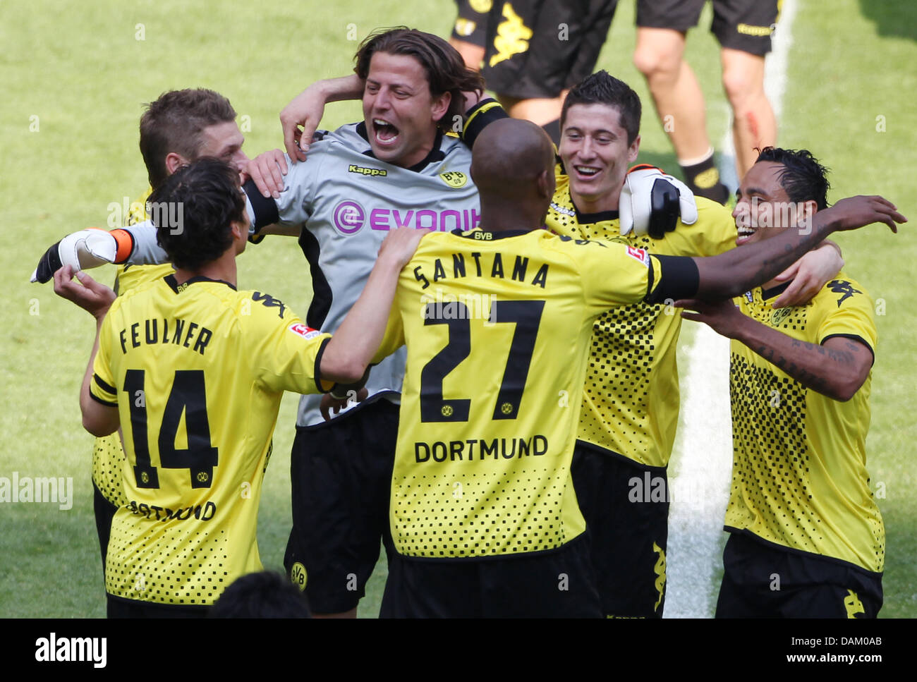 Lewandowski roman weidenfeller borussia dortmund hi-res stock ...