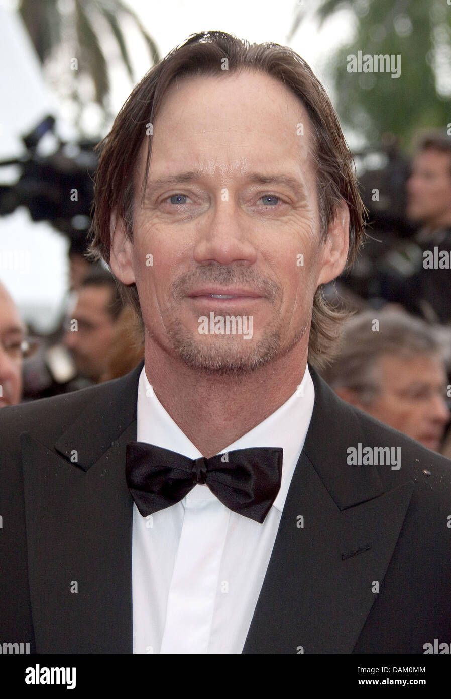 People culture cinema premiere evening wear pirates of the caribbean hi ...