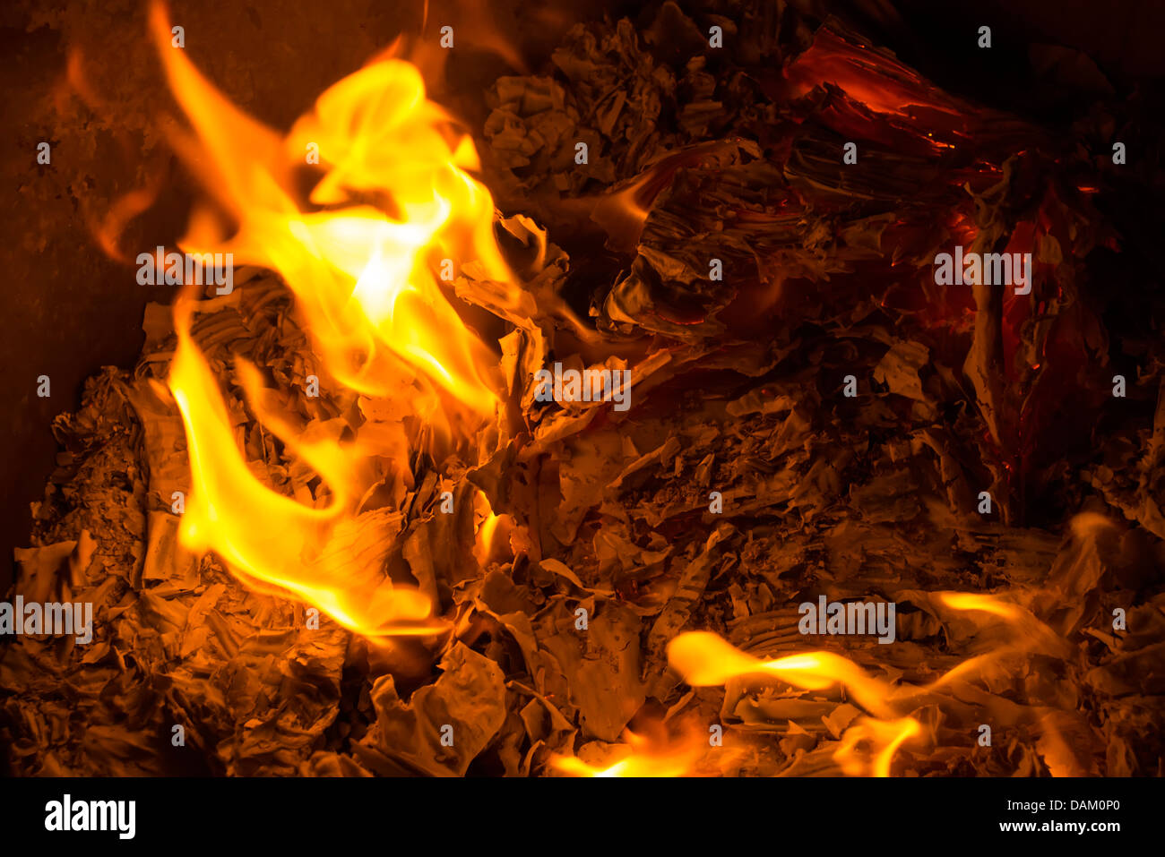 Fire burning in oil drum hi-res stock photography and images - Alamy
