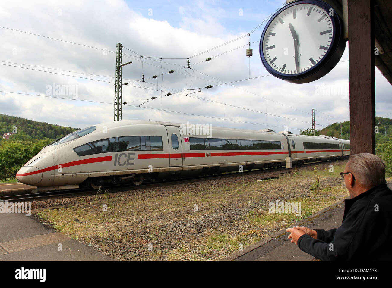 A defect ICE is dragged out of the station in Partenstein, Germany, 16 ...