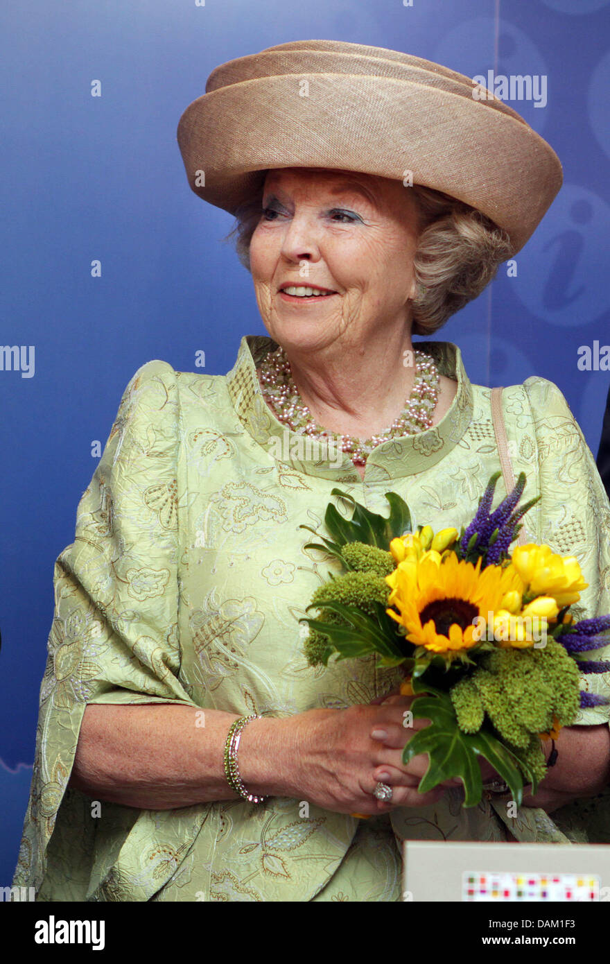 Hague press hi-res stock photography and images - Alamy