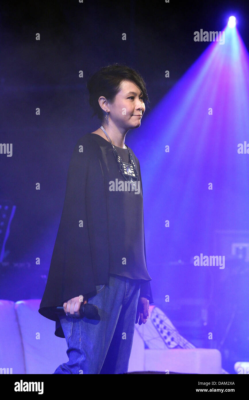 Rene Liu forgot lyrics in her concert in a comical opening in Taipei ...