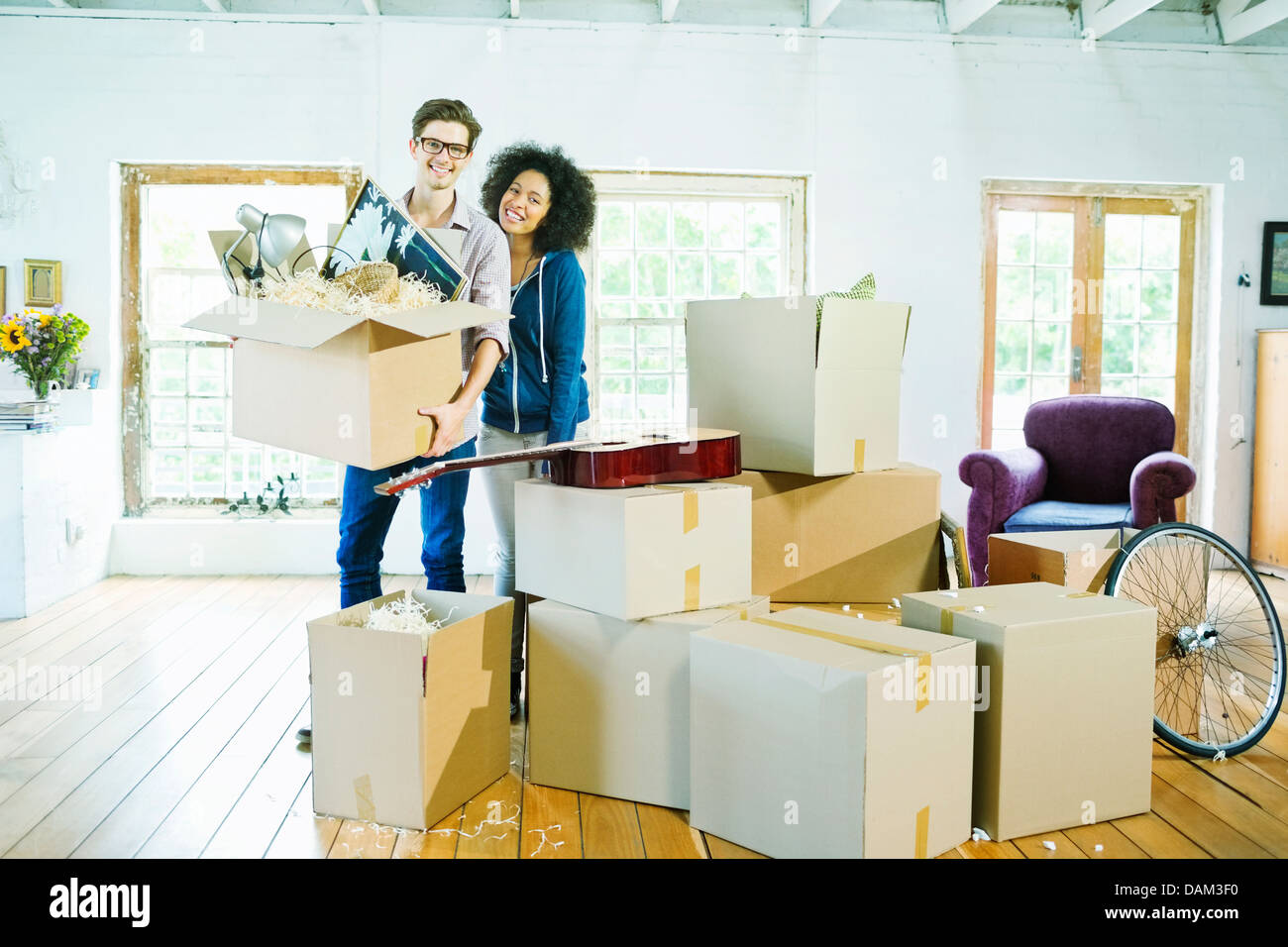 Unpacking boxes hi-res stock photography and images - Alamy